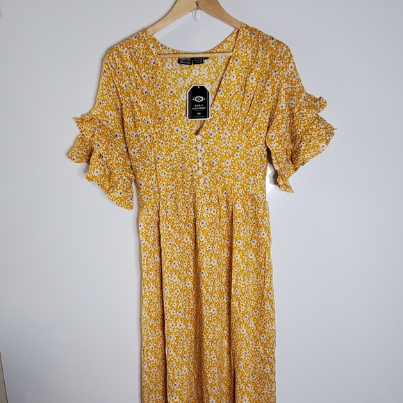 Ananda Design | Dresses | Ana K Anandas Collection Floral Midi Dress ...